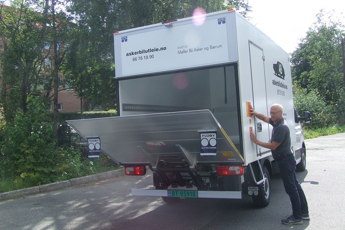 Gruppe V: Vare-/flyttebil eks. 19 m3 - Asker Bilutleie